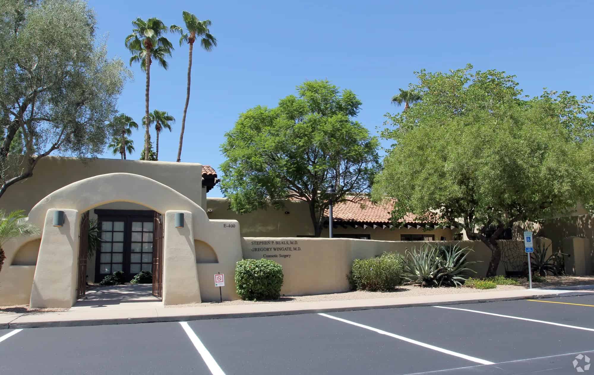 Paradise Valley Medical Plaza - Plaza Companies